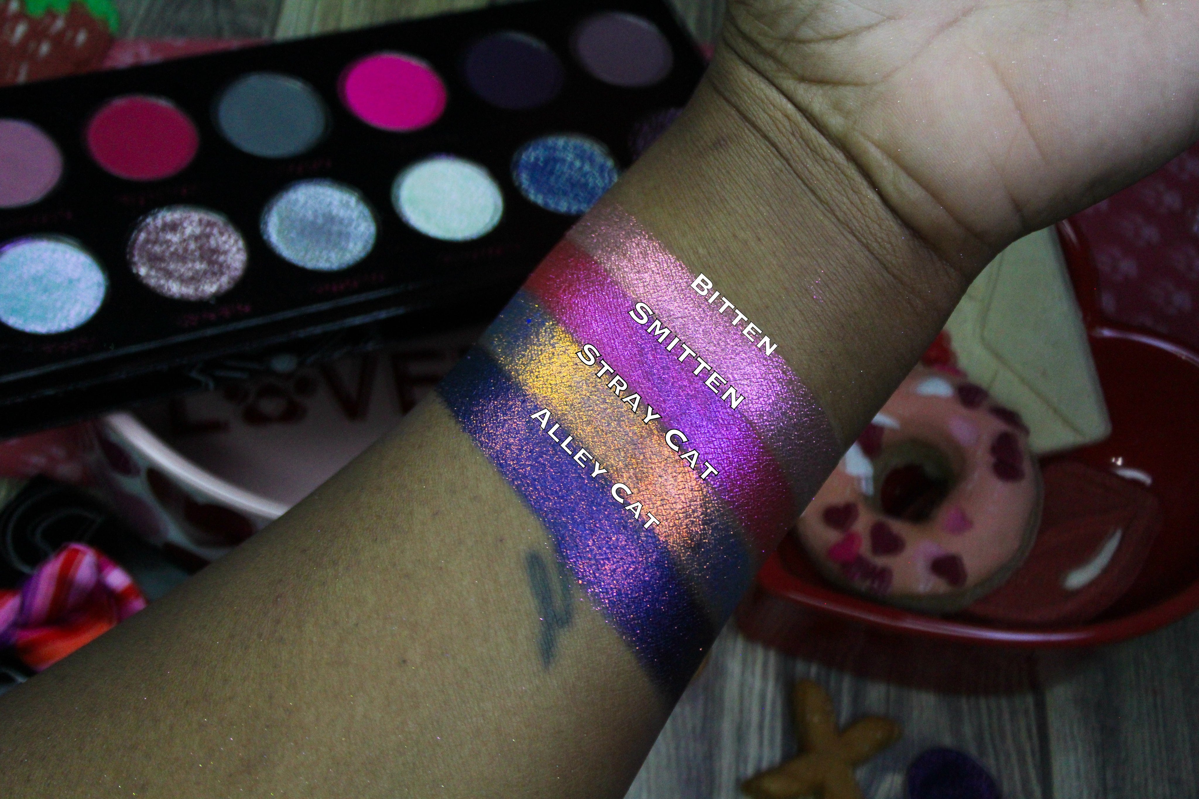 Alley Cat Single – Dieverune Cosmetics